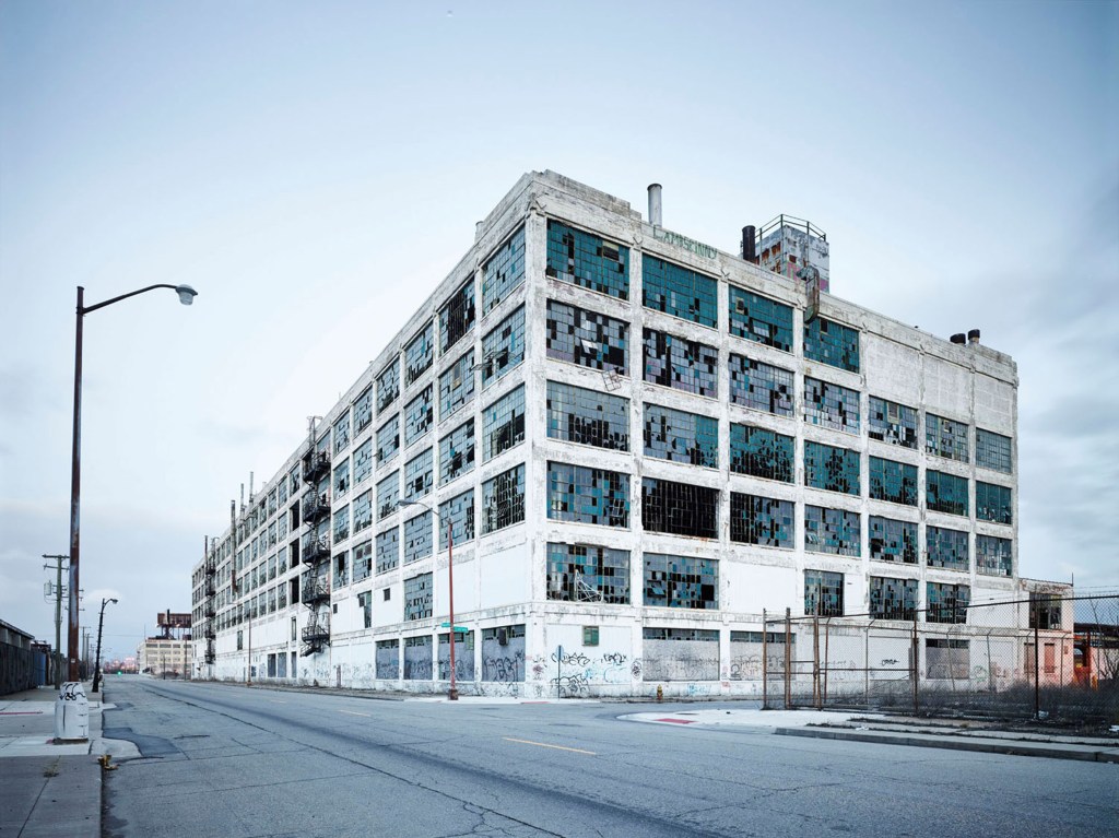 OperArt [833] – Gli edifici art deco abbandonati negli scatti di Philip ...